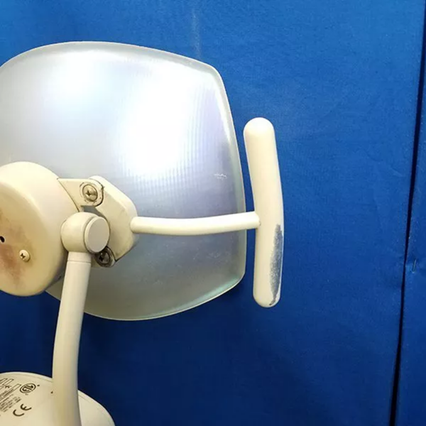 Midmark Knight Model L Ceiling Mounted Dental Light