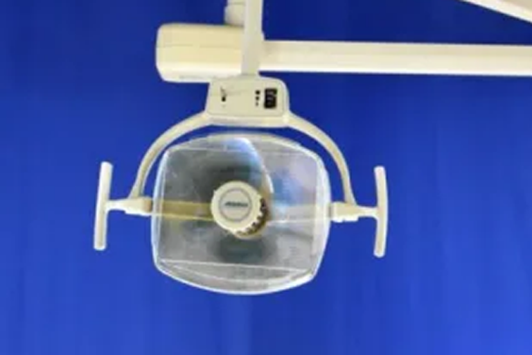Marus Ceiling Dental Light – Refurbished